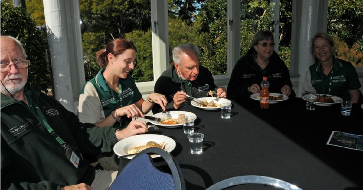 Zoo Takes Volunteers to Lunch for Volunteer Week | Taronga Conservation ...